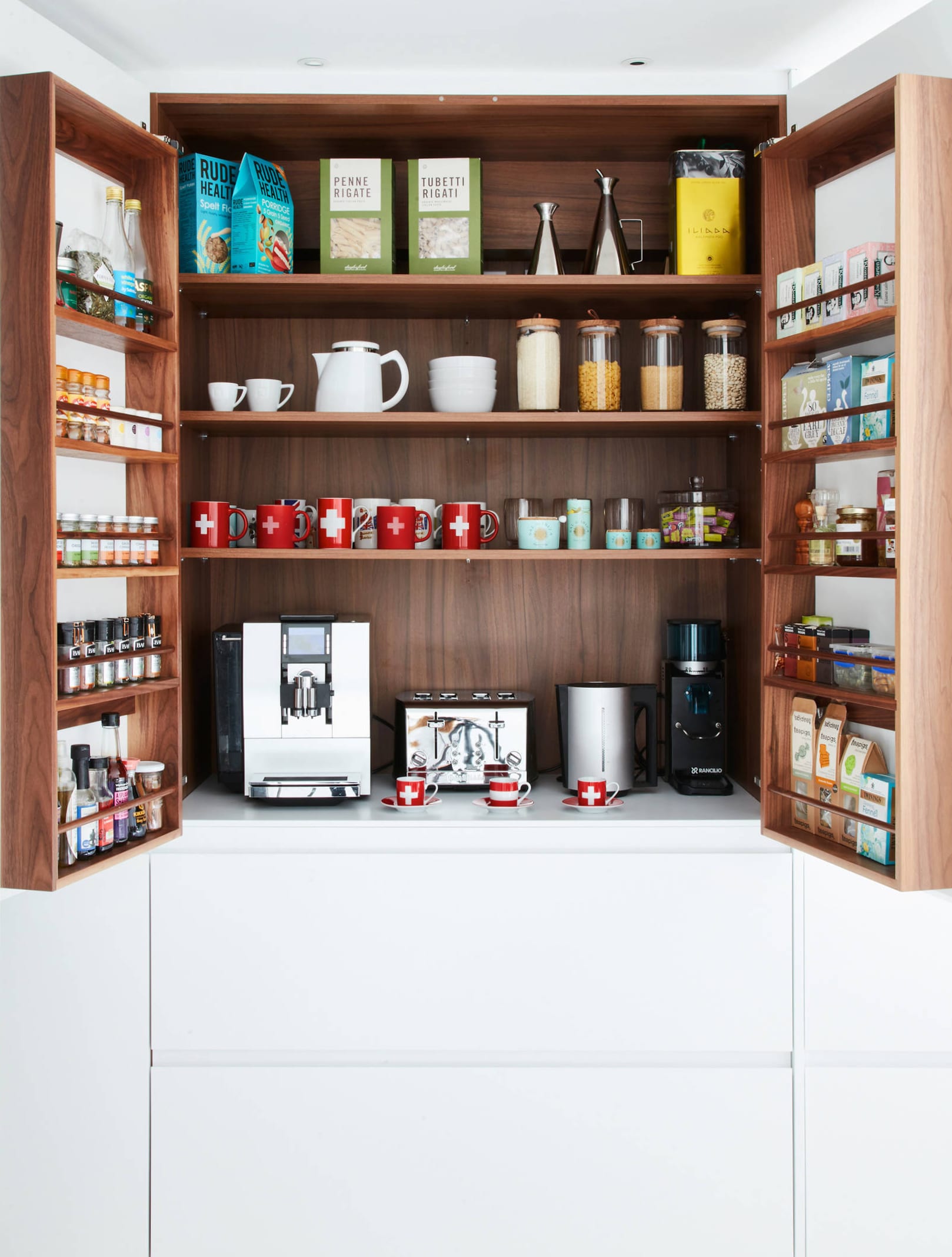 16 Best Pantry Organization Tips and To-Dos | QualityBath.com Discover